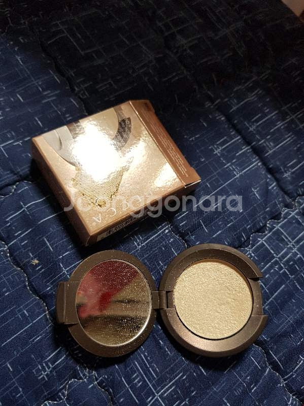 베카 미니 하이라이터 바닐라쿼츠 택포 18000 | 중고나라 카페에서 운영하는 공식 사이트