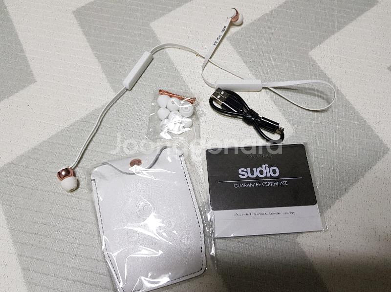 sudio블루투스 이어폰(마지막 가격내림) | 이어폰/헤드폰 | 중고나라